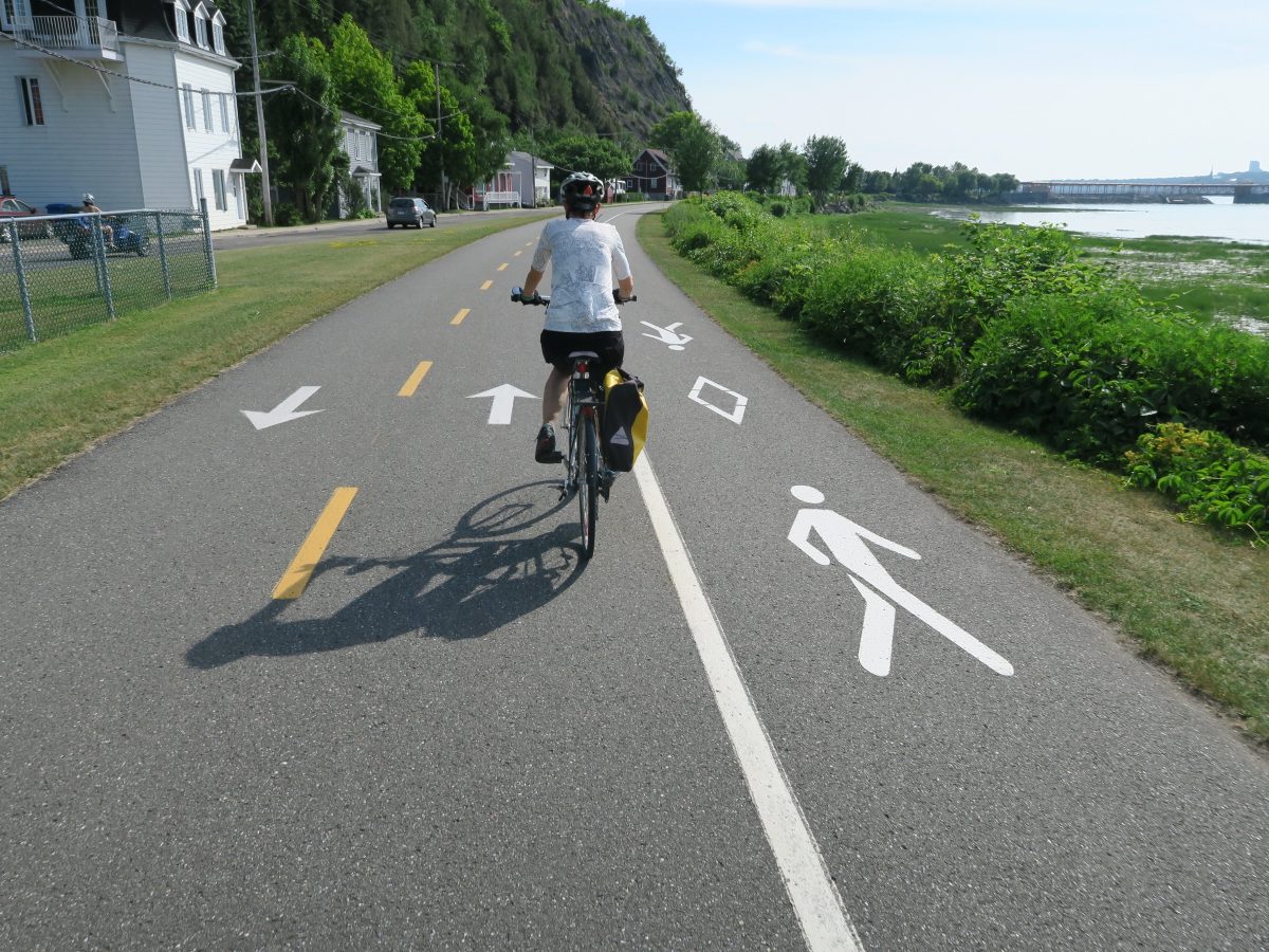 Separated bike/ped trail along St. Lawrence – RestonDigital